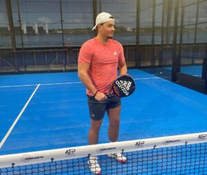 Padel backhand: de perfecte uitleg - FlevoPadel